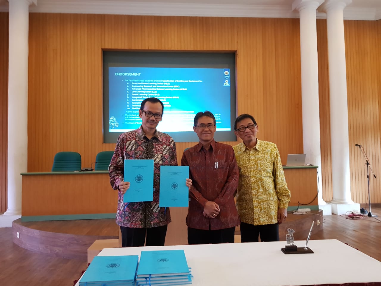 Fakultas Teknik menandatangani dokumen spesifikasi usulan bangunan dan ...