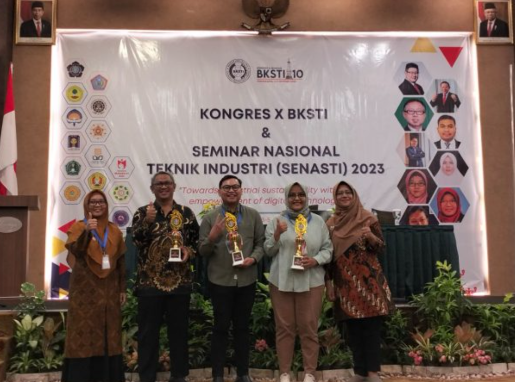 Prodi Teknik Industri UGM Raih 2 BKSTI Award 2023 – Fakultas Teknik