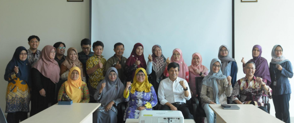 Tim ZI FMIPA UNESA dan FT UGM Saling Tukar Pengalaman Pembangunan Zona ...