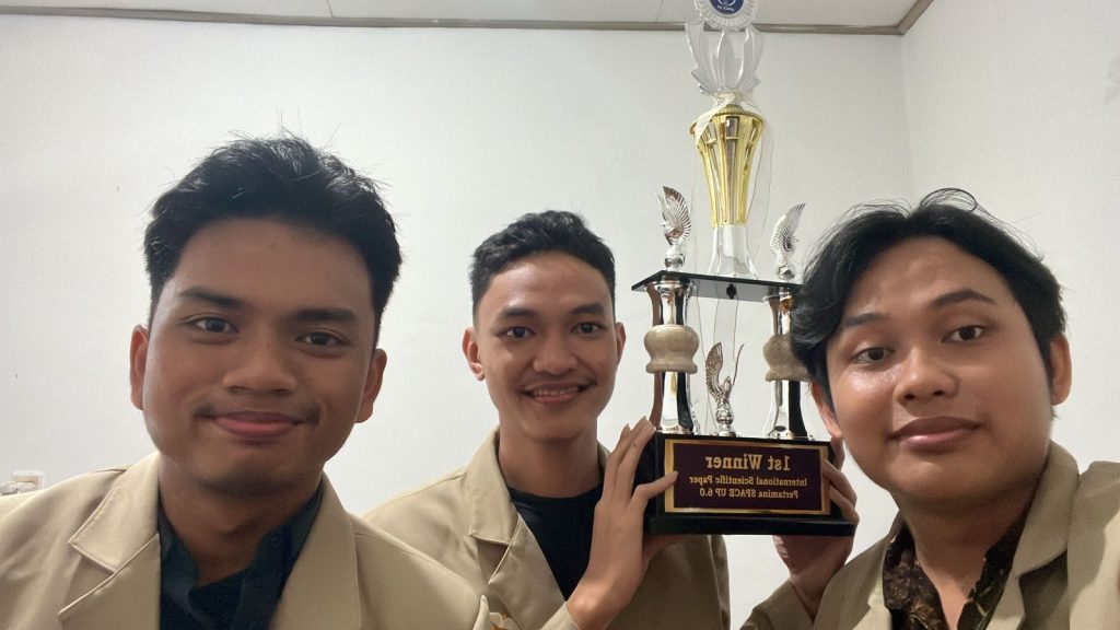Geosynthetic Team Mendapat Juara 1 di Space Up International Scientific Paper Competition ...