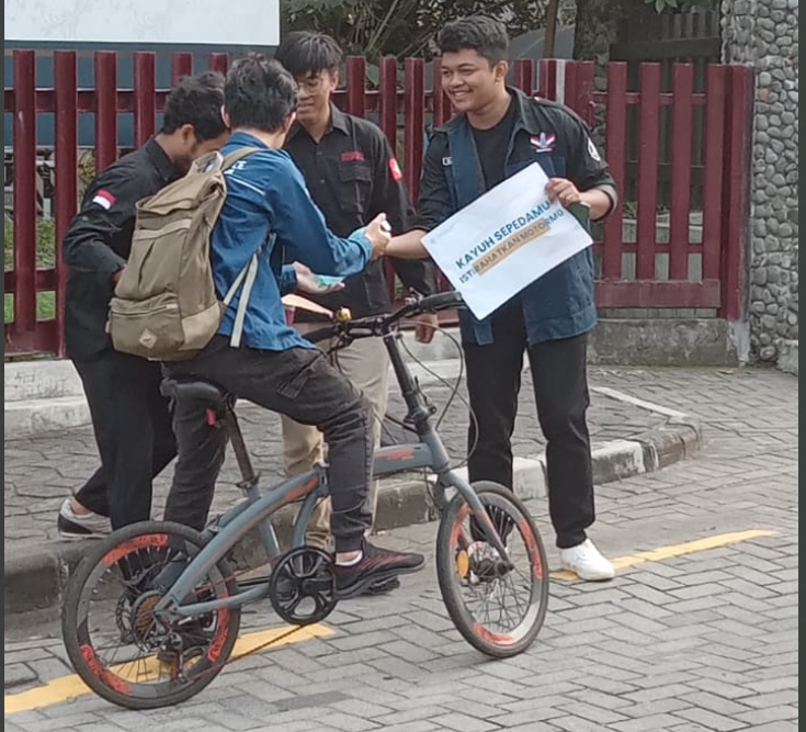 Promosikan Pentingnya Bersepeda, BEM FT dan Satu Bumi Berikan Reward ...