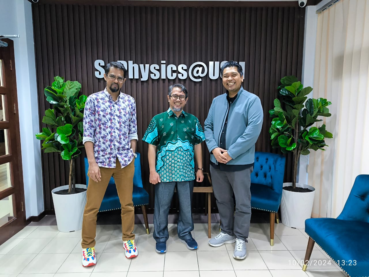 Fakultas Teknik UGM dan School of Physics Universiti Sains Malaysia ...