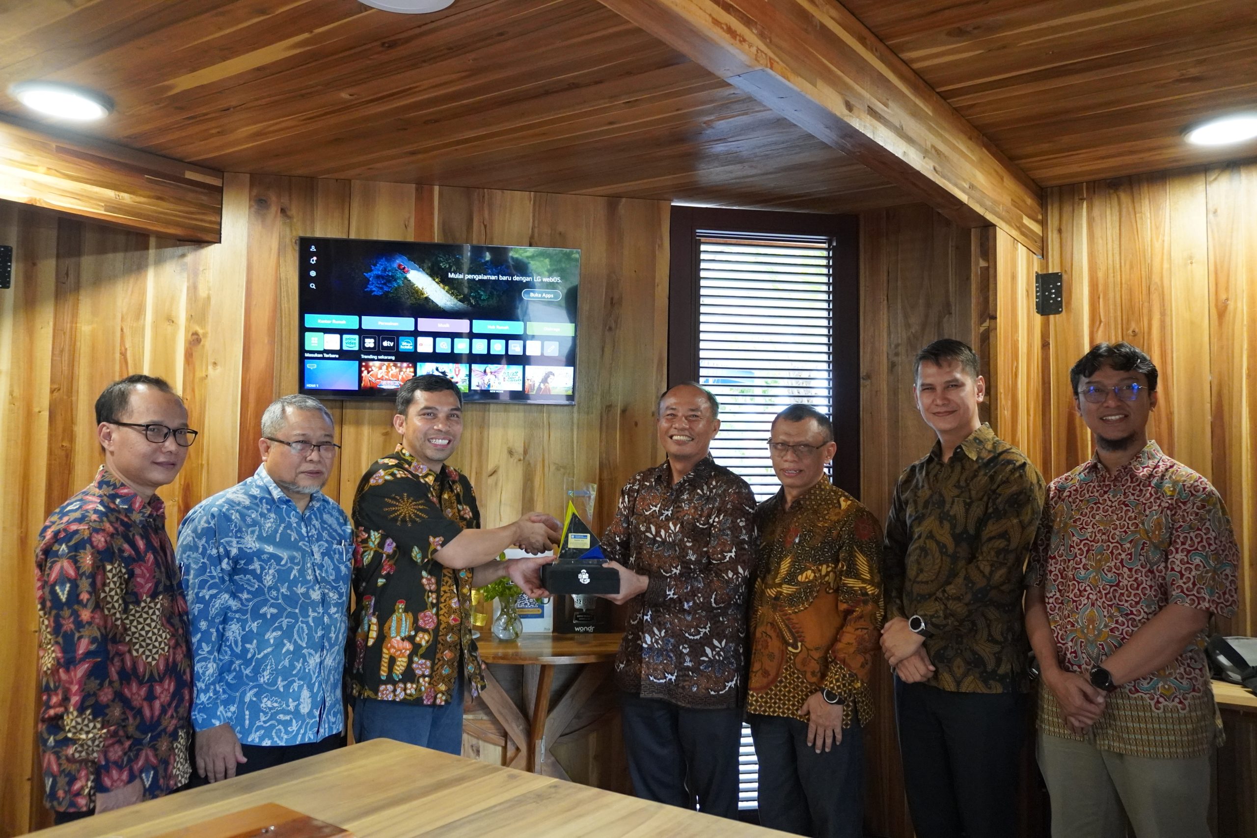 Apresiasi Gemilang: PT Rekayasa Engineering Anugerahkan Penghargaan ...