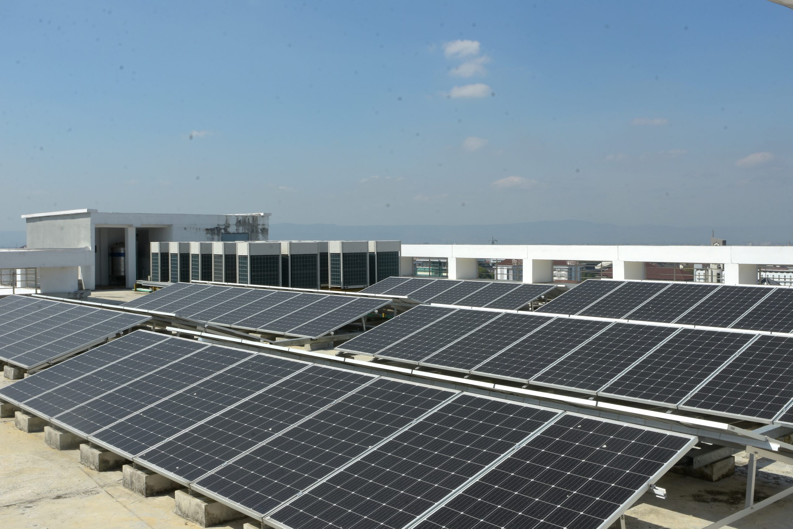 Bantuan Matahari untuk Selamatkan Bumi (Studi Kasus: Gedung Prof ...