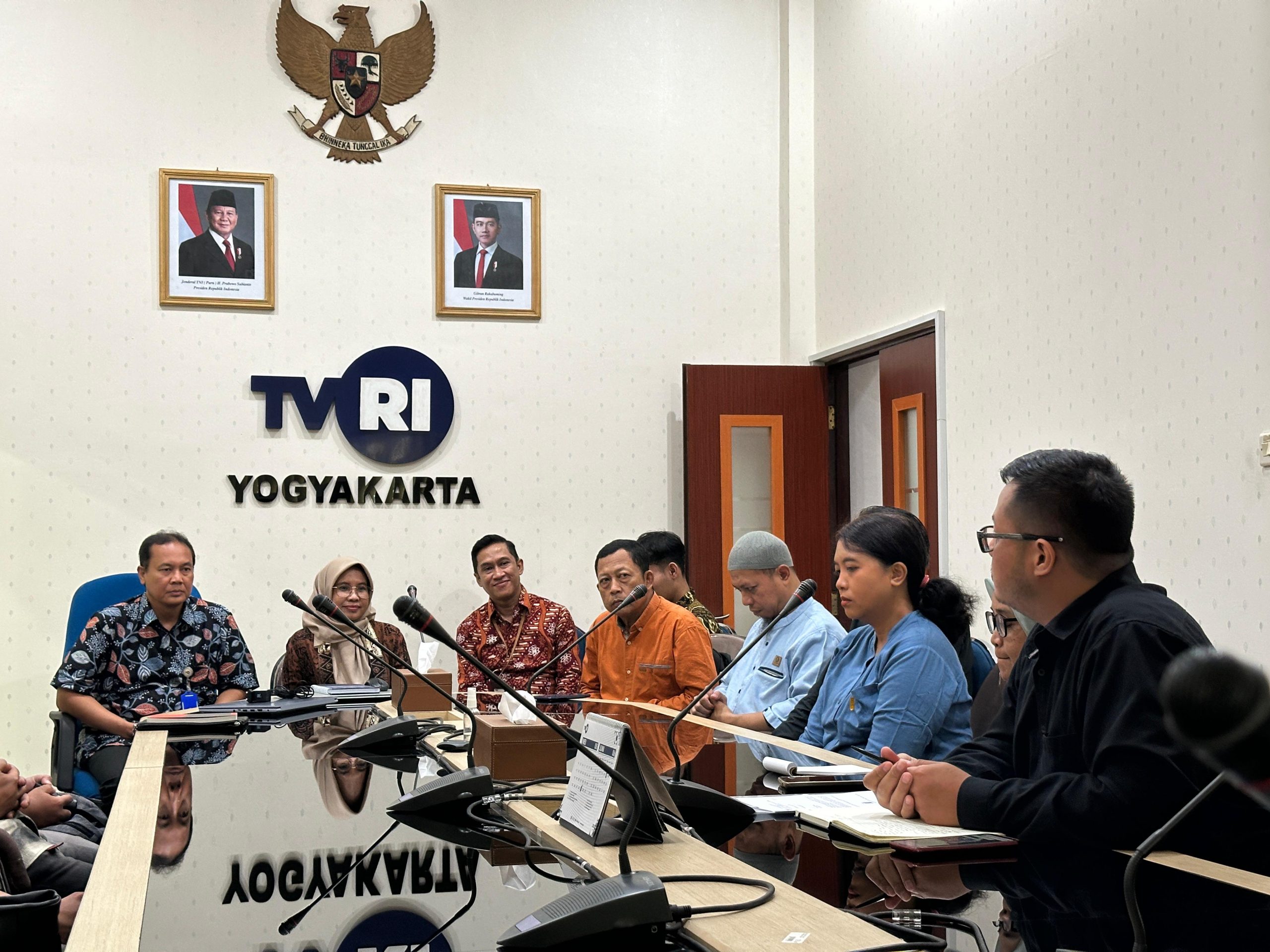 Asah Kecakapan Sebagai Sebuah Media, FT Kunjungi TVRI Yogyakarta ...