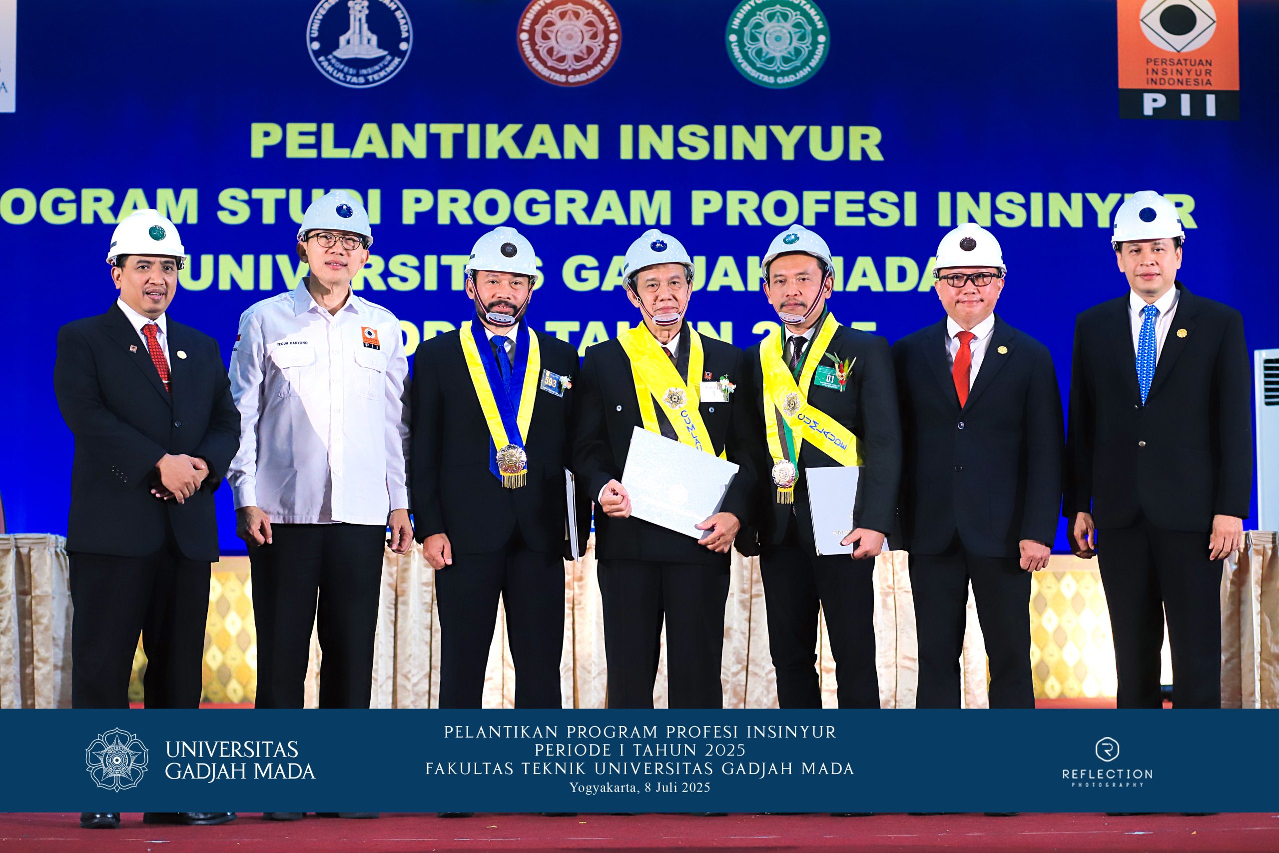 UGM Kukuhkan 1017 Insinyur Baru dalam Pelantikan Profesi Insinyur Periode I Tahun 2025 ...
