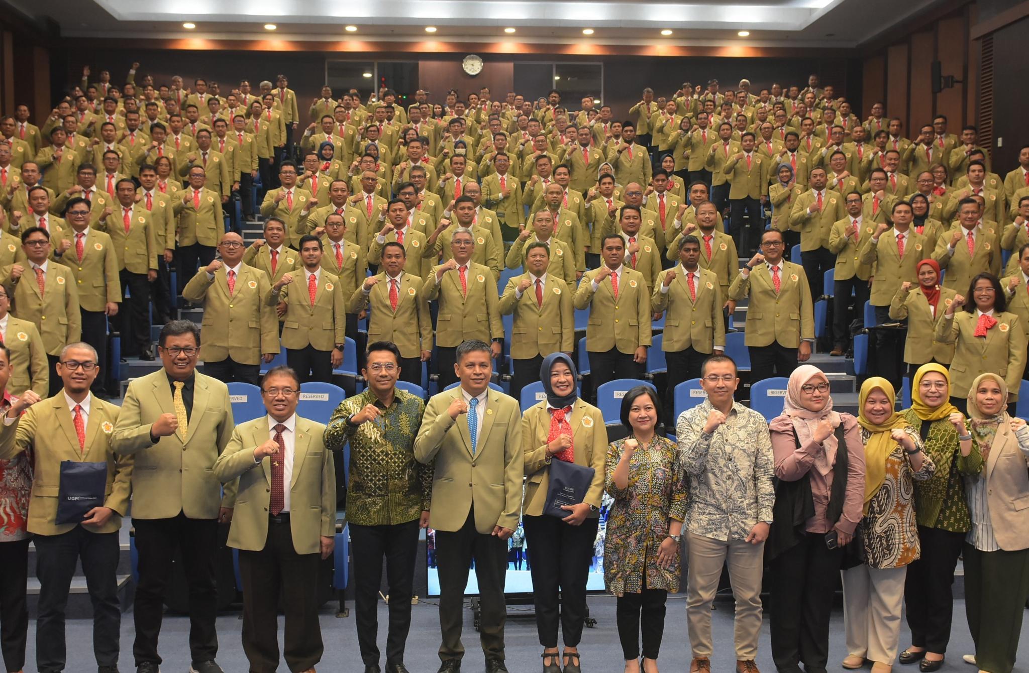 Kuliah Perdana Program Profesi Insinyur FT UGM Angkatan XVI dengan ...